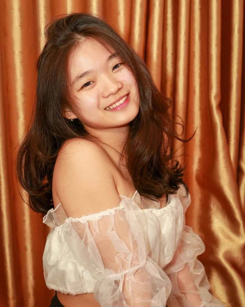 10 Potret Eunice Tjoaa, TikToker Cantik yang Jago Main Game - Dailysia