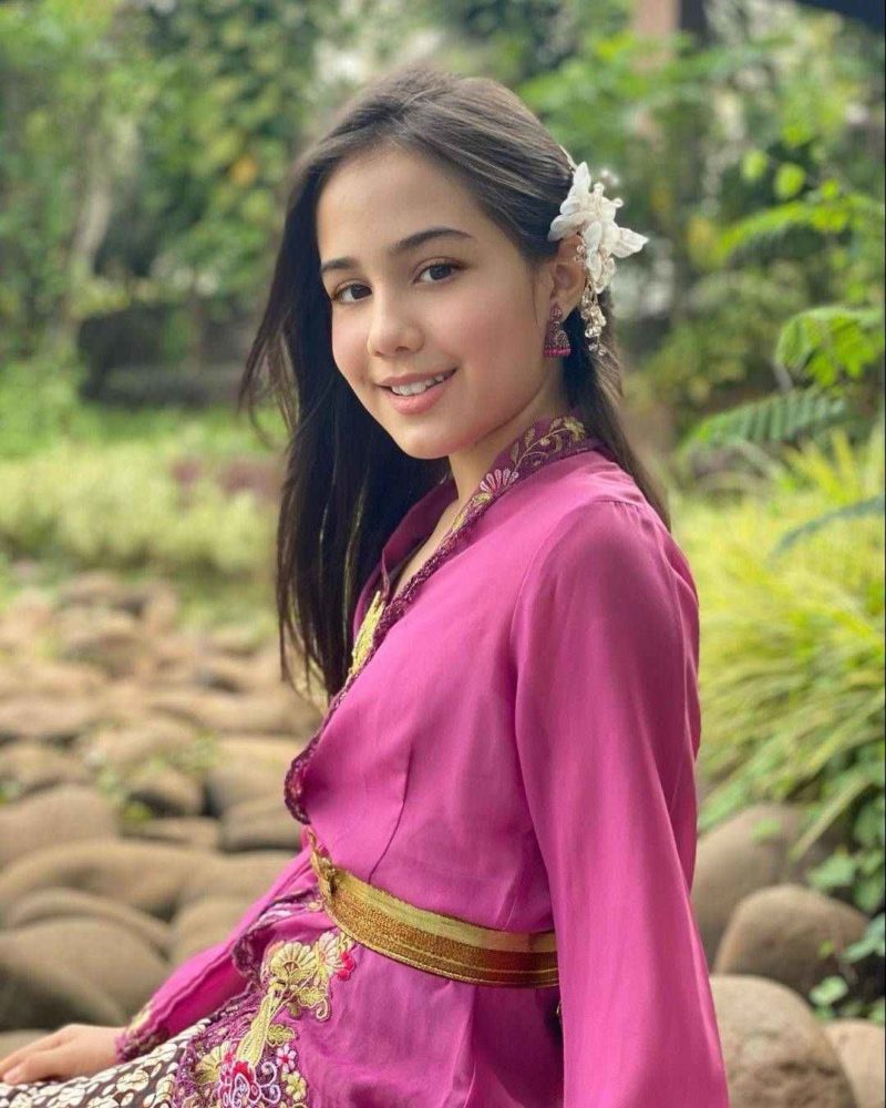 Makin Cantik, 10 Potret Aktris Cilik Nicole Rossi - Dailysia
