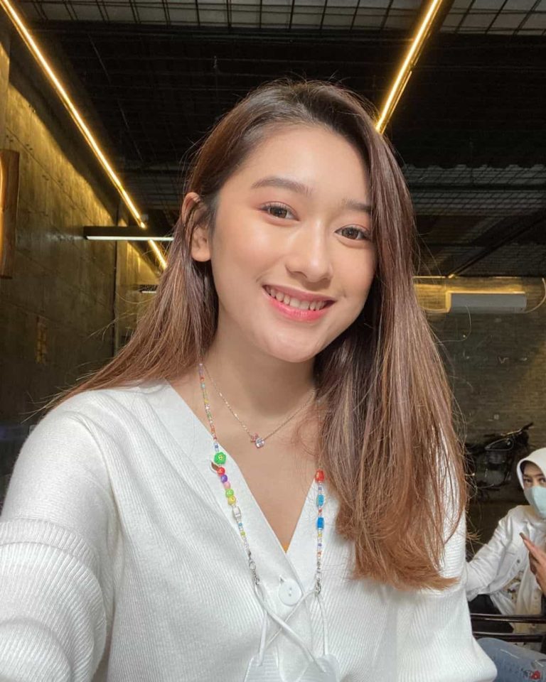 Amanda Caesa - Biodata, Profil, Fakta, Umur, Agama, Pacar, Karier