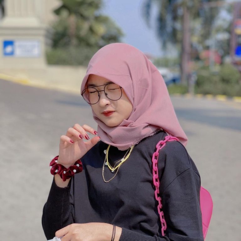 Juyy Putri - Biodata, Profil, Fakta, Umur, Agama, Pacar, Karier