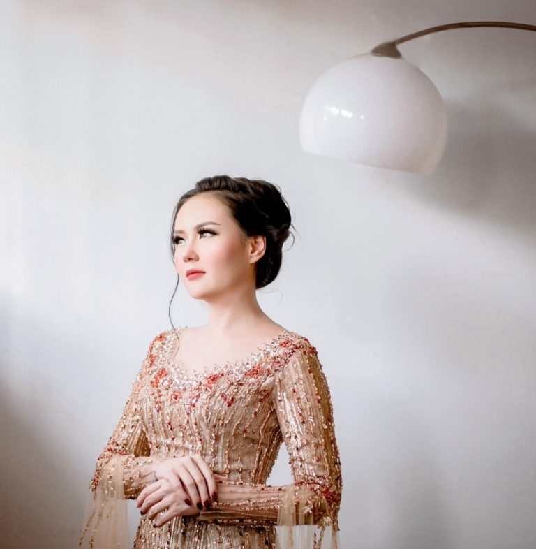 Sarah Gibson - Biodata, Profil, Fakta, Umur, Agama, Suami, Karier