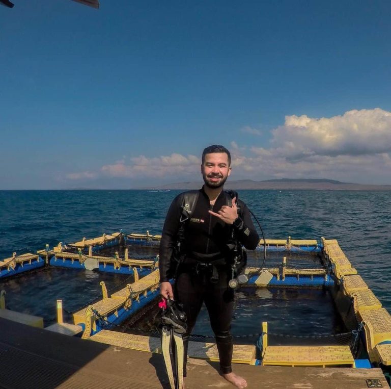 Hassan Alaydrus - Biodata, Profil, Fakta, Umur, Agama, Istri, Karier