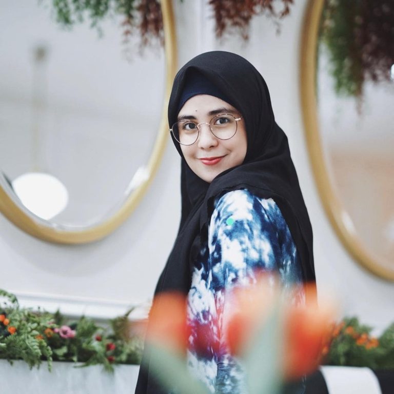 Risty Tagor - Biodata, Profil, Fakta, Umur, Agama, Suami, Film