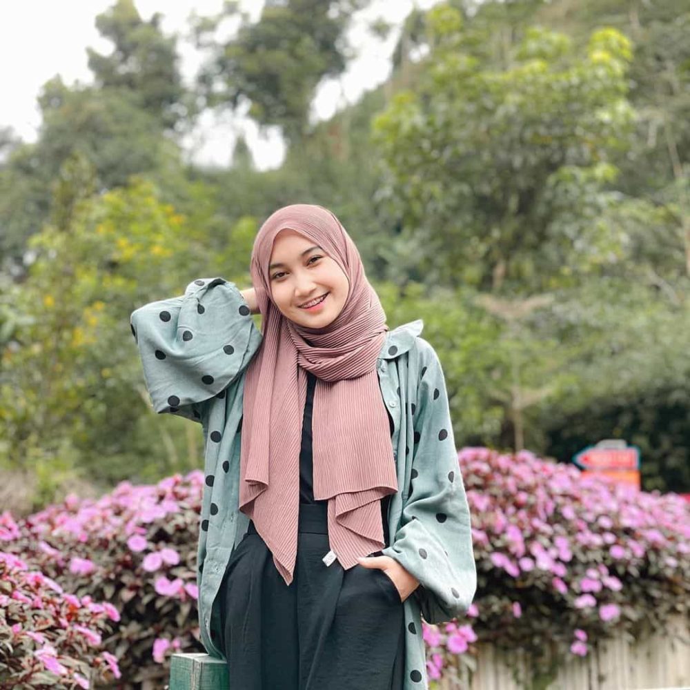 Adira Sahara Putri - Biodata, Profil, Fakta, Umur, Agama, Suami