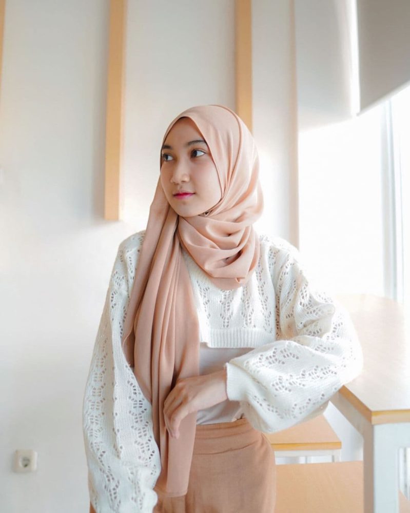 Adira Sahara Putri - Biodata, Profil, Fakta, Umur, Agama, Suami