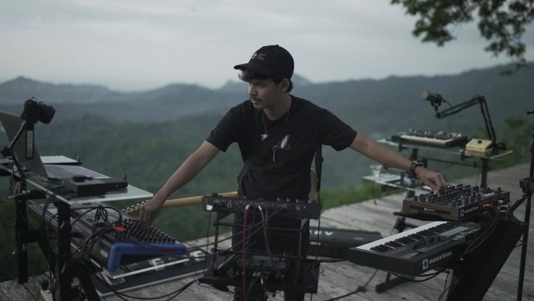 Alffy Rev - Biodata, Profil, Fakta, Umur, Agama, Istri, Single