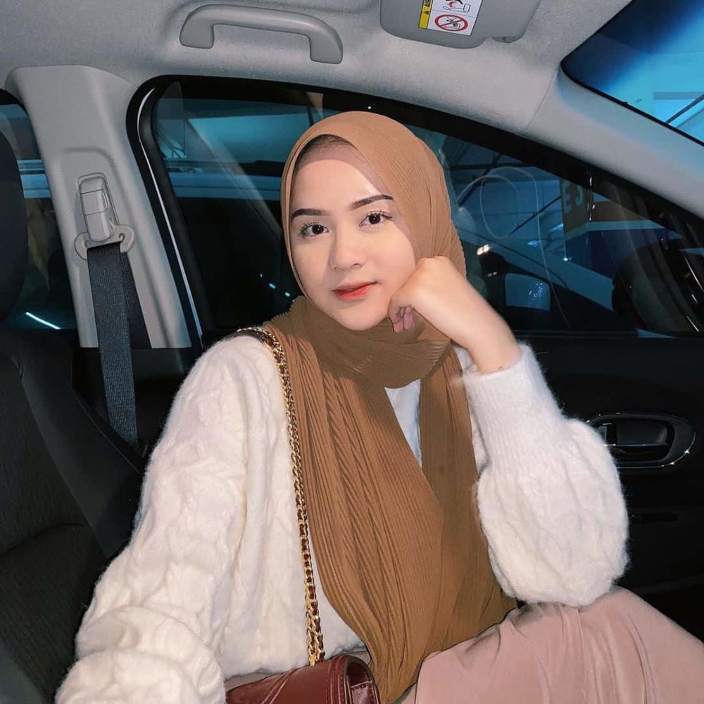 Alifhia Fitri - Biodata, Profil, Fakta, Umur, Agama, Pacar, Karier