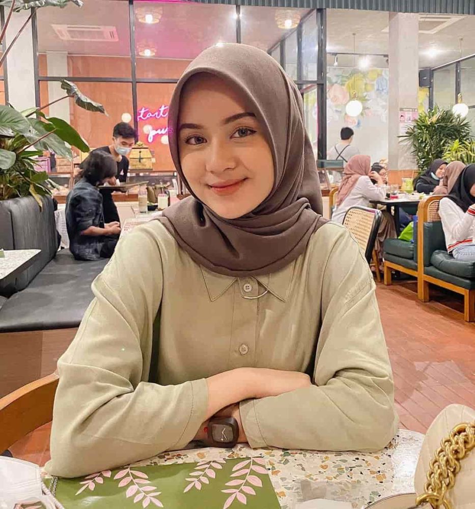Alifhia Fitri - Biodata, Profil, Fakta, Umur, Agama, Pacar, Karier