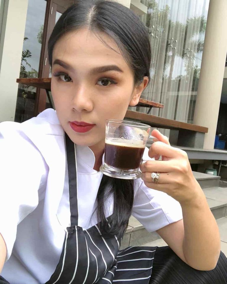 Devina Hermawan - Biodata, Profil, Fakta, Umur, Agama, Suami