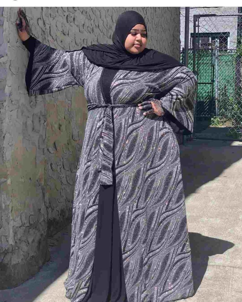 Terlihat Kurus, 10 Model Gamis untuk Orang Gemuk - Dailysia