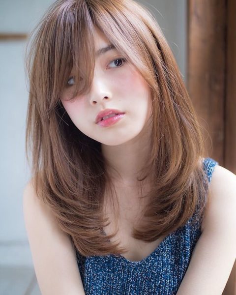 10 Model Rambut Layer Oval, Bikin Penampilan Terlihat Fresh - Dailysia