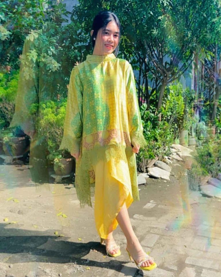 Alifa Lubis - Biodata, Profil, Fakta, Umur, Agama, Pacar, Film