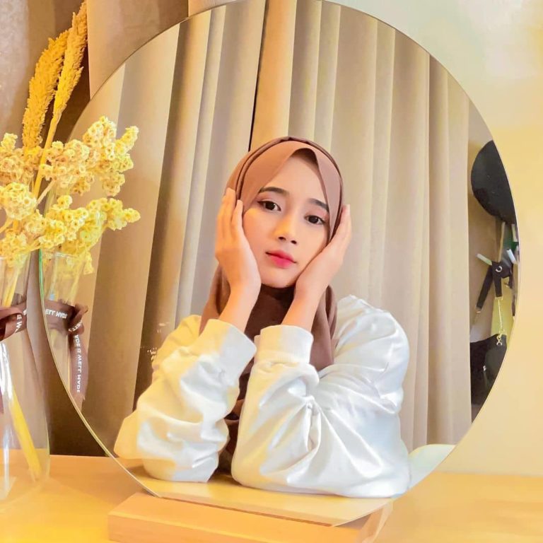 Savira Malik - Biodata, Profil, Fakta, Umur, Agama, Pacar, Karier