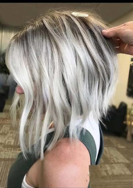 10 Model Rambut Bob Nungging yang Bikin Penampilan Mempesona