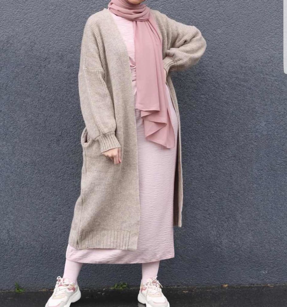 10 OOTD Cardigan Rajut, Bisa Dipakai Sehari-hari - Dailysia