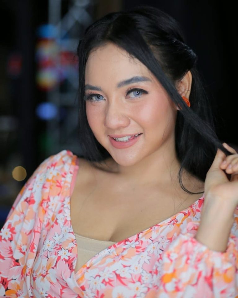 Lala Widy - Biodata, Profil, Fakta, Umur, Agama, Suami, Karier