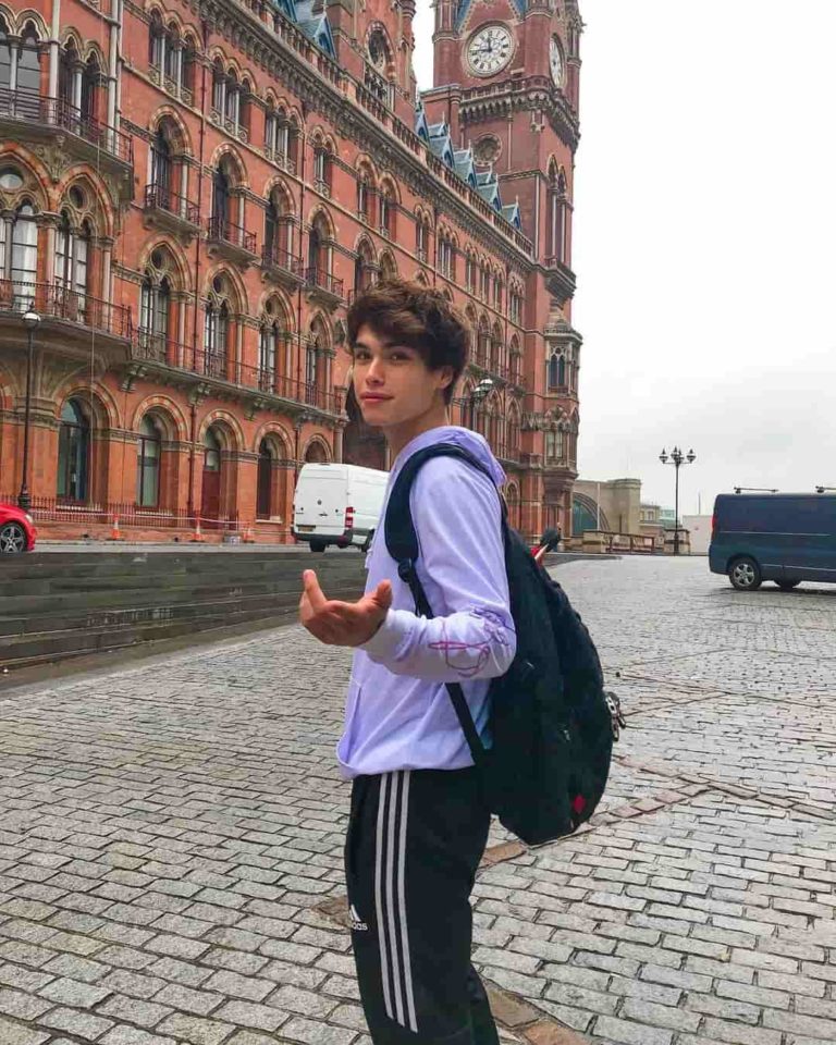 Alan Stokes - Biodata, Profil, Fakta, Umur, Agama, Pacar, Karier