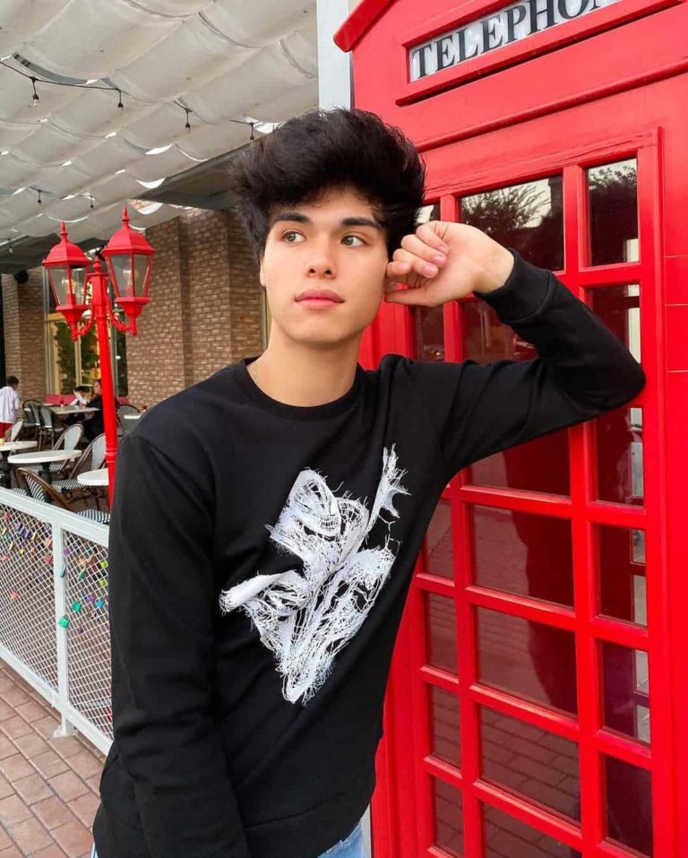 Alan Stokes - Biodata, Profil, Fakta, Umur, Agama, Pacar, Karier