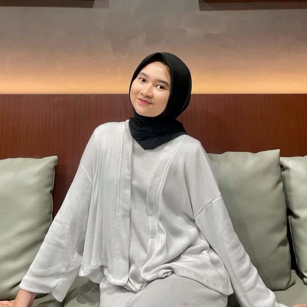 Reni Febriyanti - Biodata, Profil, Fakta, Umur, Agama, Pacar, Karier