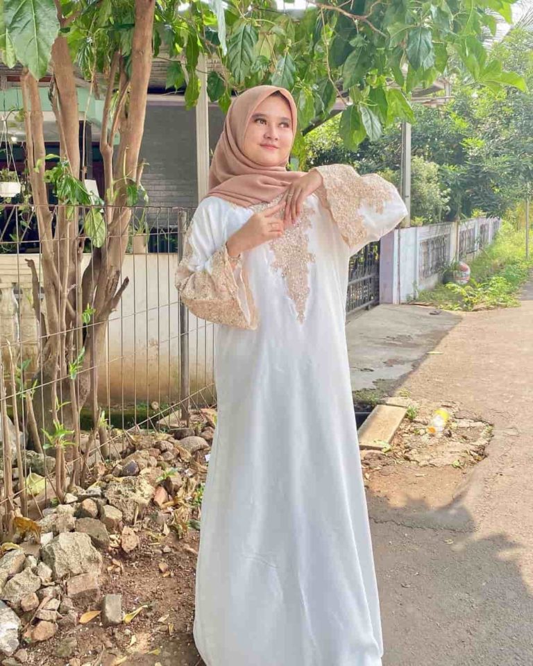 Reni Febriyanti - Biodata, Profil, Fakta, Umur, Agama, Pacar, Karier