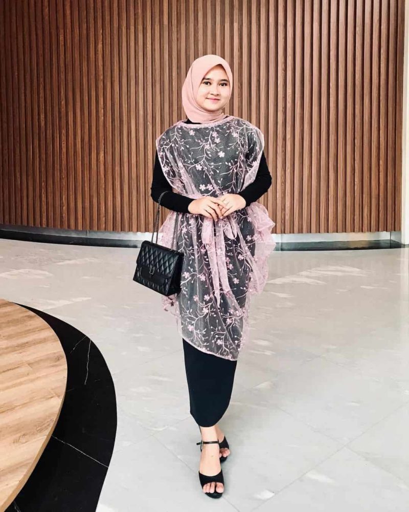 Reni Febriyanti - Biodata, Profil, Fakta, Umur, Agama, Pacar, Karier