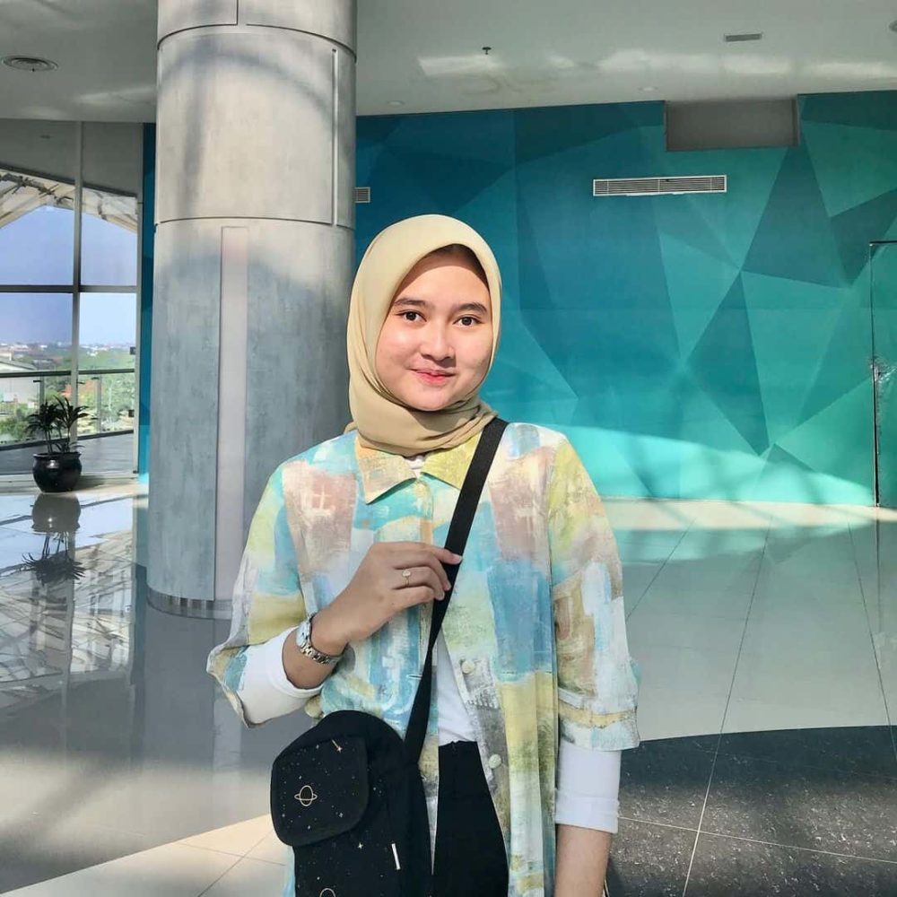 Reni Febriyanti - Biodata, Profil, Fakta, Umur, Agama, Pacar, Karier