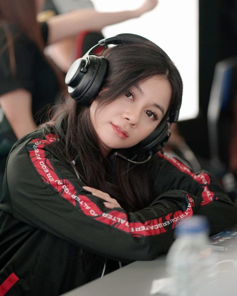 Vicensia Oselina Rune - Biodata, Profil, Fakta, Umur, Agama