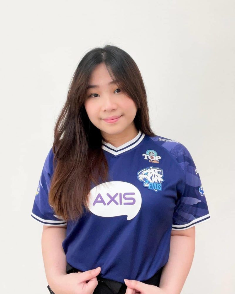 GPX Earl - Biodata, Profil, Fakta, Umur, Agama, Suami, Karier