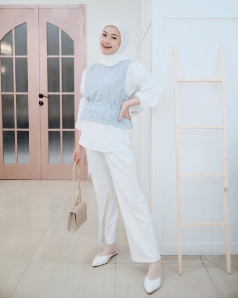 Sari Endah Pratiwi - Biodata, Profil, Fakta, Umur, Agama, Suami