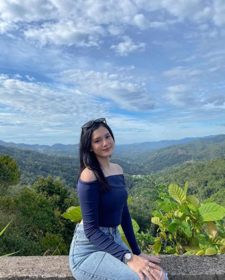 Yasmine Ow - Biodata, Profil, Fakta, Umur, Agama, Suami, Karier