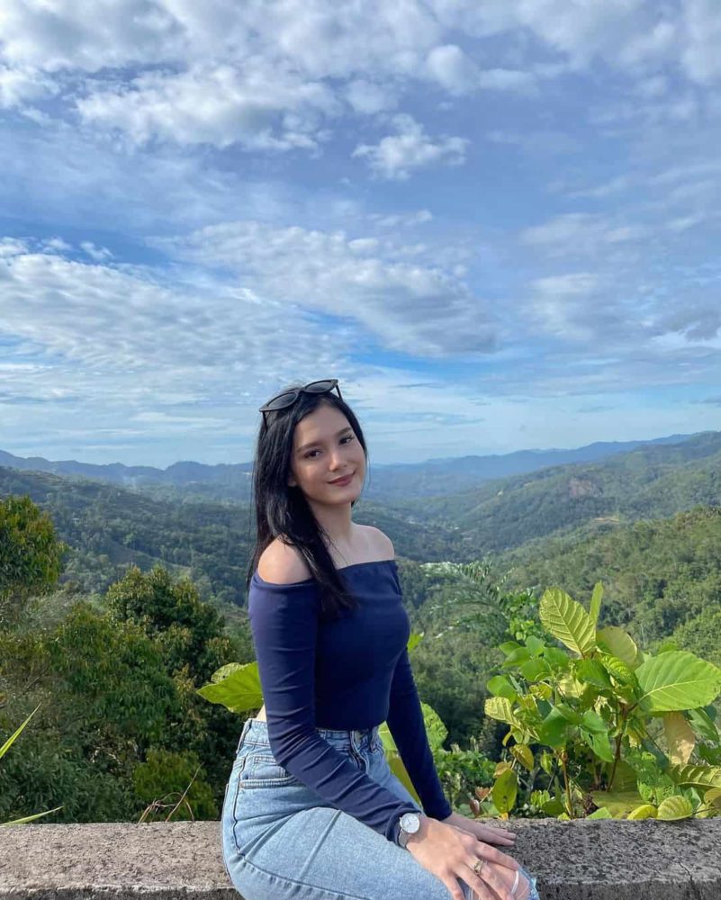 Yasmine Ow - Biodata, Profil, Fakta, Umur, Agama, Suami, Karier