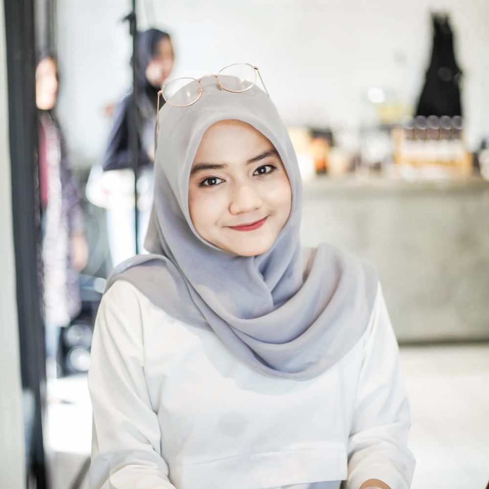 Cheryll Putih Abu-abu - Biodata, Profil, Fakta, Umur, Agama, Pacar