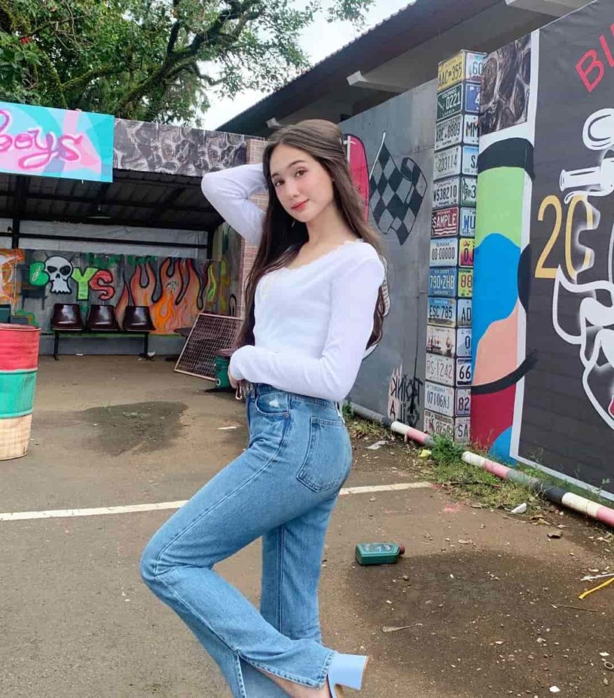 Laura Moane - Biodata, Profil, Fakta, Umur, Agama, Pacar, Film