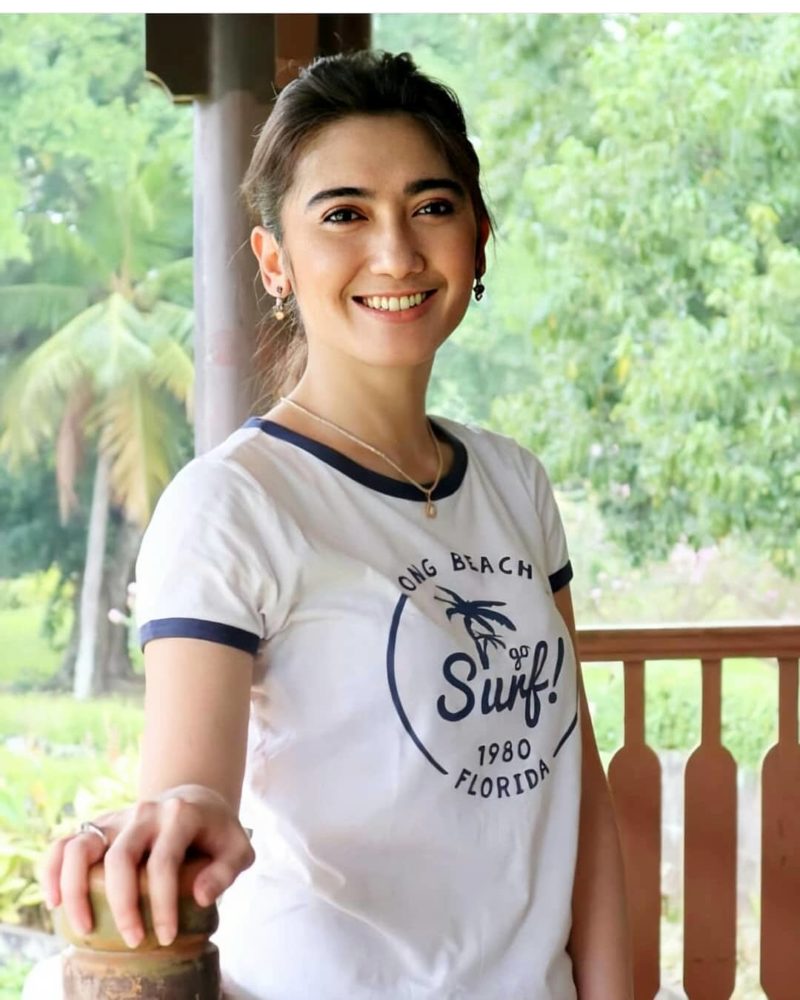 Revi Mariska - Biodata, Profil, Fakta, Umur, Agama, Suami, Karier
