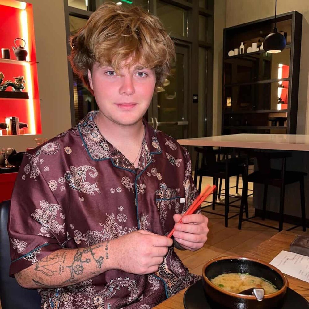 Alex Warren - Biodata, Profil, Fakta, Umur, Agama, Pacar, Karier