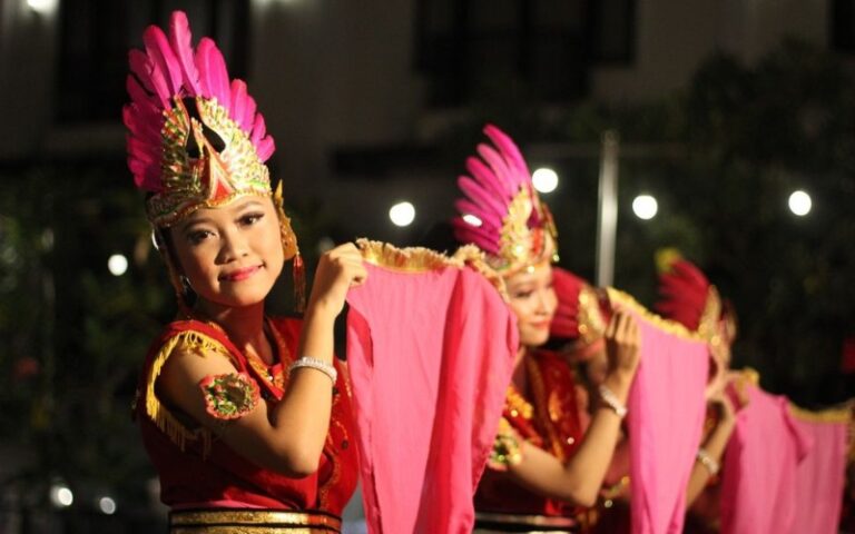 12 Tari Tradisional Jawa Tengah, Unik dan Bersejarah - Dailysia