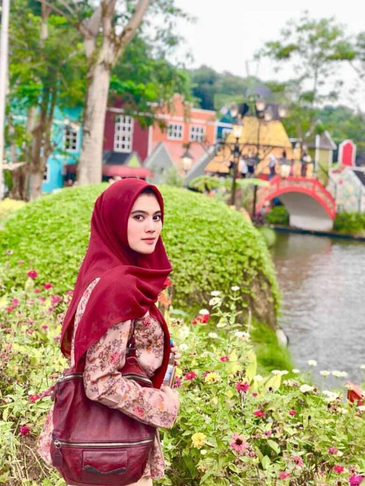 Ira Ilva Sari - Biodata, Profil, Fakta, Umur, Agama, Suami, Karier