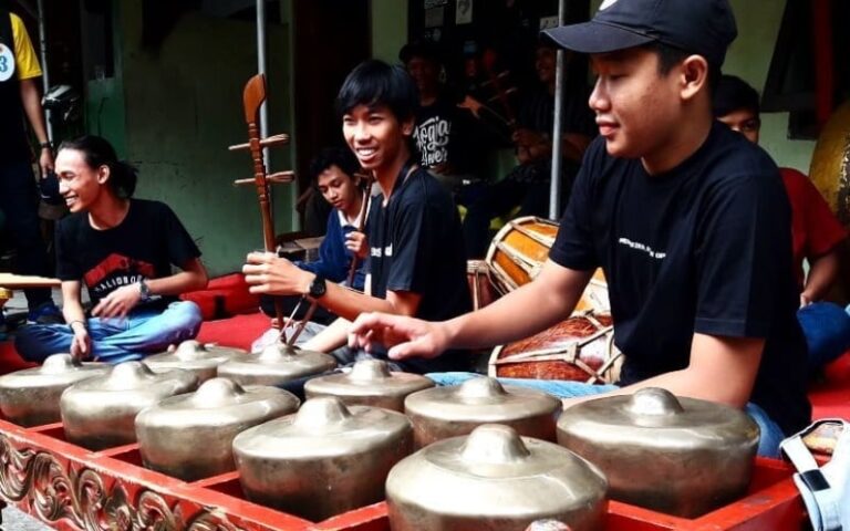 8 Alat Musik Tradisional Betawi, serta Upaya untuk Melestarikan - Dailysia