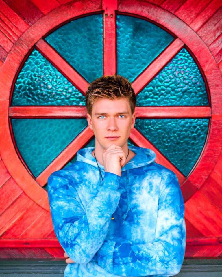 Collins Key - Biodata, Profil, Fakta, Umur, Agama, Pacar, Karier