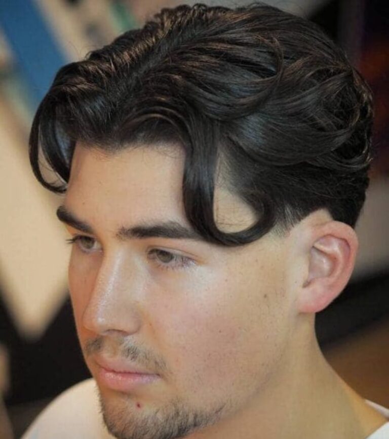 14 Cukuran Rambut Ikal Pria, Klasik dan Keren - Dailysia