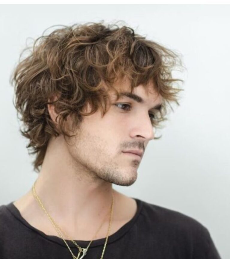 14 Cukuran Rambut Ikal Pria, Klasik dan Keren - Dailysia