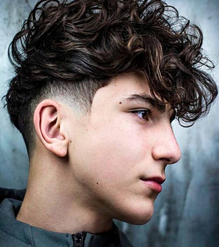 14 Cukuran Rambut Ikal Pria, Klasik dan Keren - Dailysia