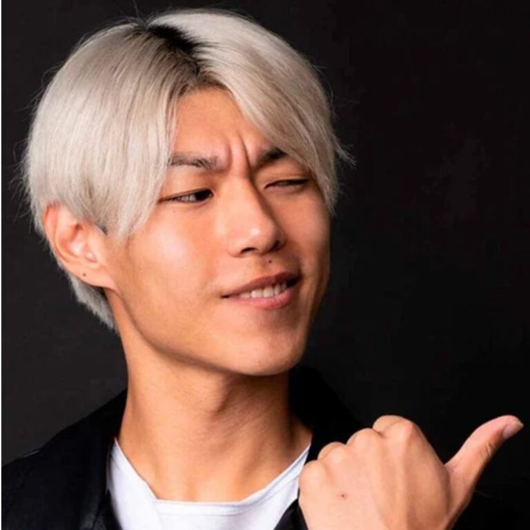 10 Model Rambut Two Block Haircut ala Pria Korea - Dailysia