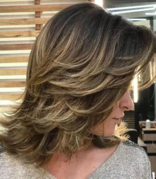 14 Model Rambut Layer Sebahu untuk Wanita, Cantik dan Lucu