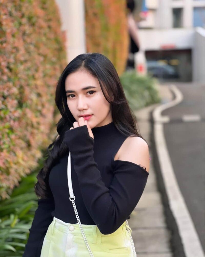 Dara Ayu - Biodata, Profil, Fakta, Umur, Agama, Pacar, Single