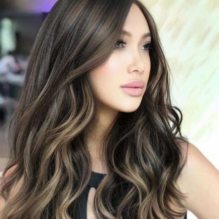 14 Model Rambut Highlight Coklat, Bikin Penampilanmu Keren