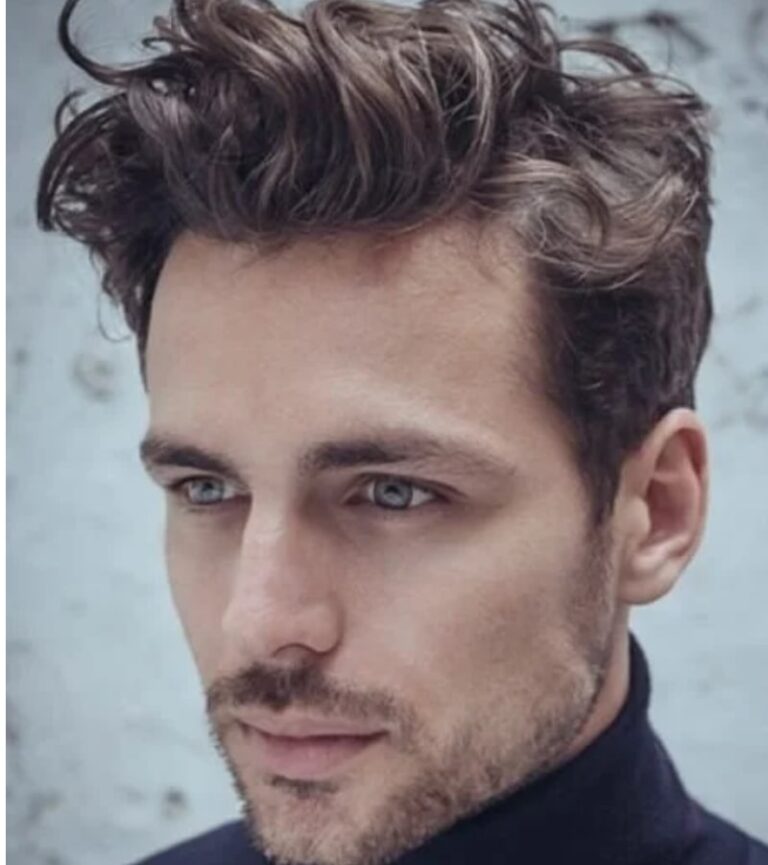 14 Potongan Rambut Keriting Pria, Unik dan Keren - Dailysia