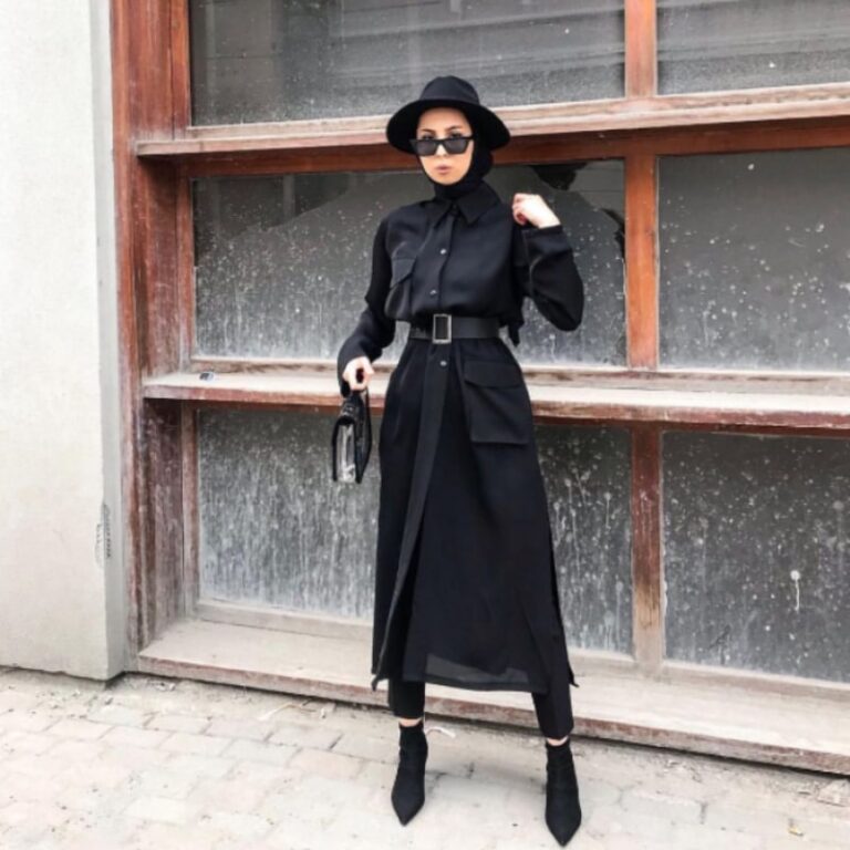 17 Warna Jilbab yang Cocok dengan Gamis Hitam - Dailysia