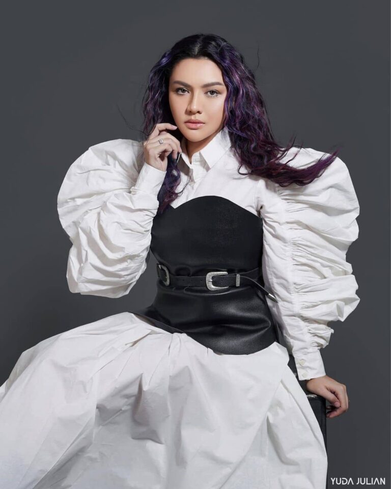 Vicky Shu - Biodata, Profil, Fakta, Umur, Agama, Suami, Karier