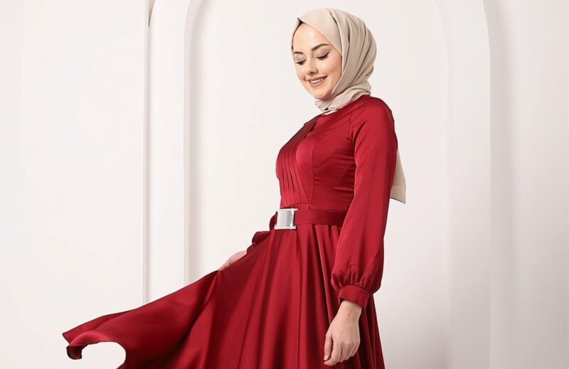 14 Warna Jilbab yang Cocok dengan Baju Merah - Dailysia